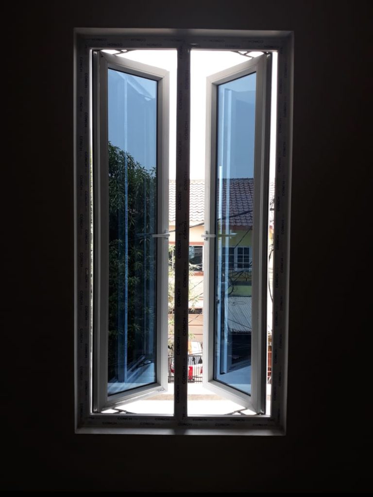 jendela upvc dengan kaca one way silver - Kreasi Megah Konstruksi ...
