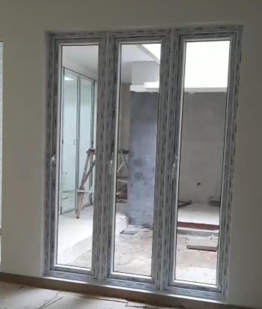 Jendela Swing UPVC 3 daun - Kreasi Megah Konstruksi - Kreasi Megah ...
