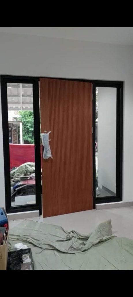 Pekerjaan pintu dan jendela alumunium di cluster asia greenlake ...